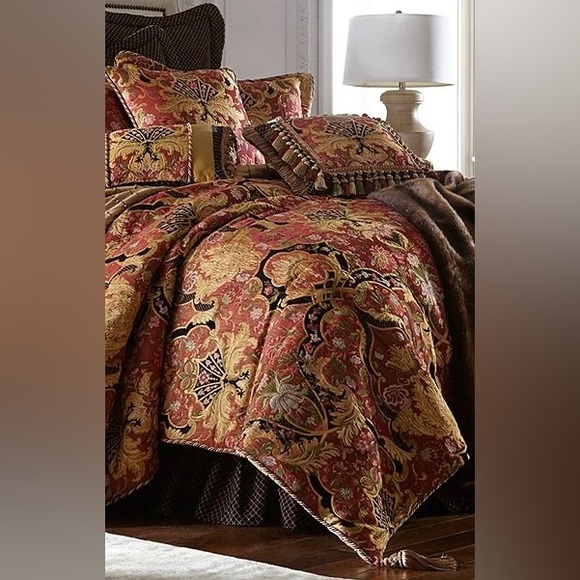 Austin Horn | Bedding | Austin Horn Classics Ashley Comforter Set Size ...